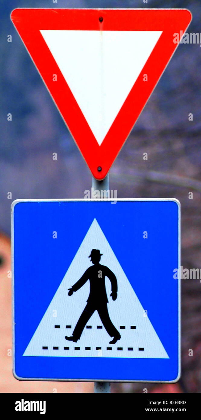 give priority and pedestrian crossing Stock Photo - Alamy