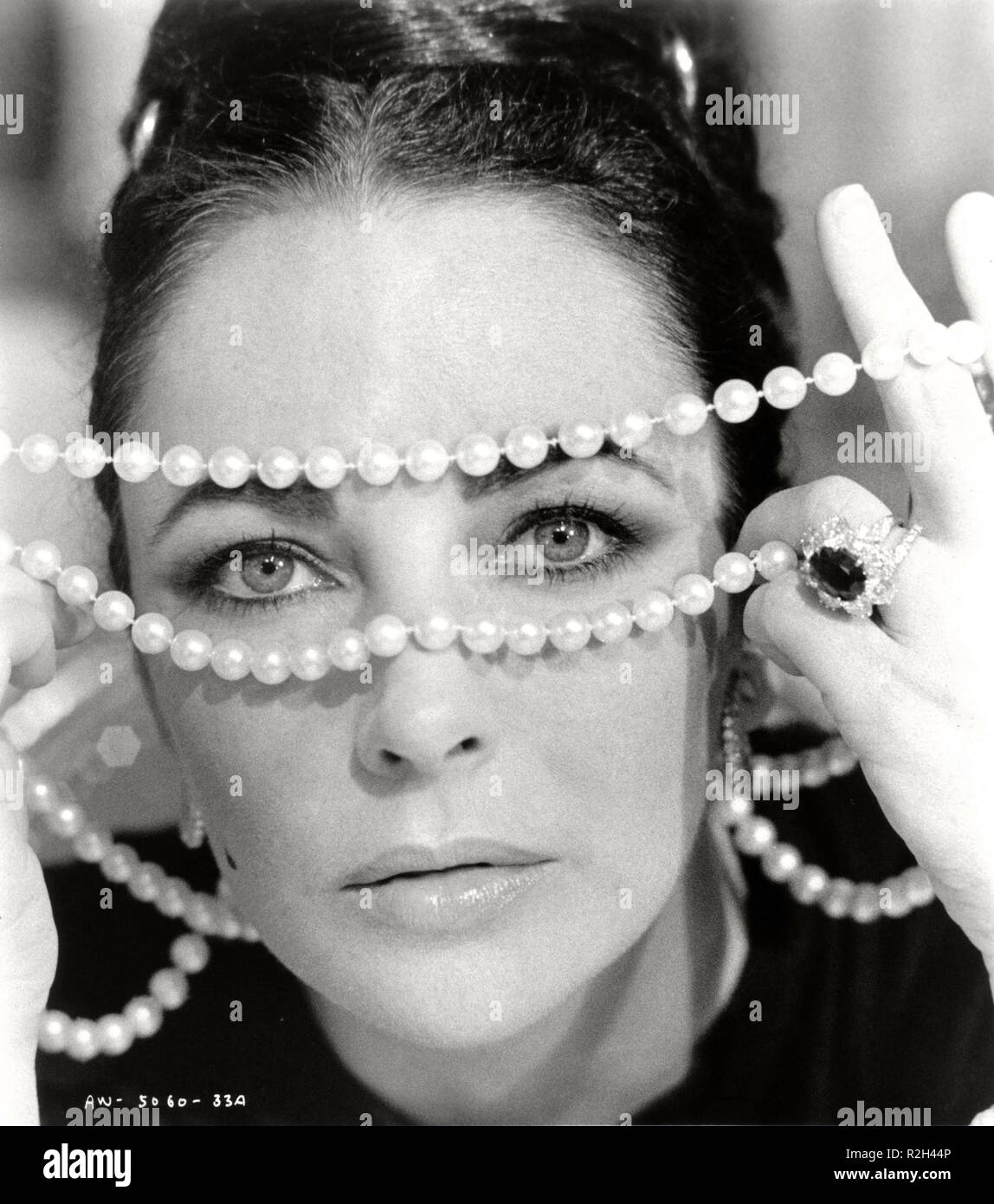 Elizabeth taylor 1973 hi-res stock photography and images - Alamy