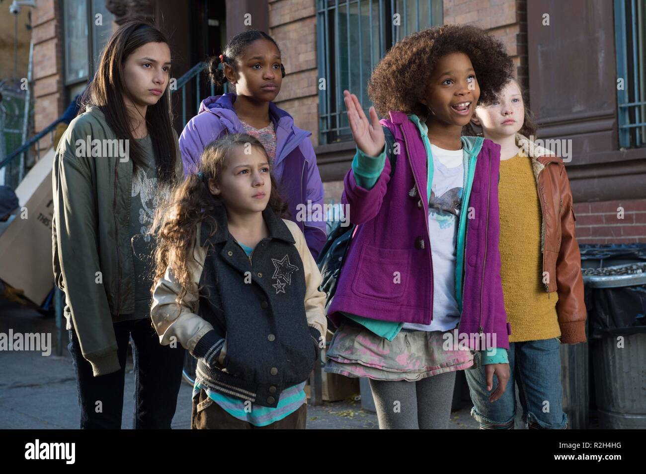 Annie Year : 2014 USA Director : Will Gluck Amanda Troya, Eden Duncan-smith, Nicolette Pierini ...