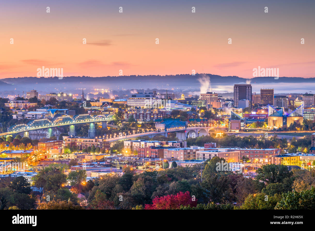 Memphis, Tennessee, USA downtown city skyline at dusk Stock Photo - Alamy