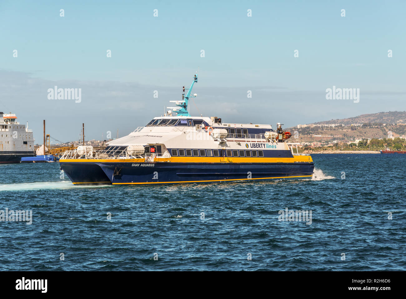 Aquarius ship hi-res stock photography and images - Alamy