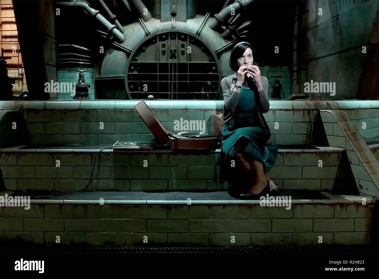 Sally hawkins the shape of water hi-res stock photography and images ...