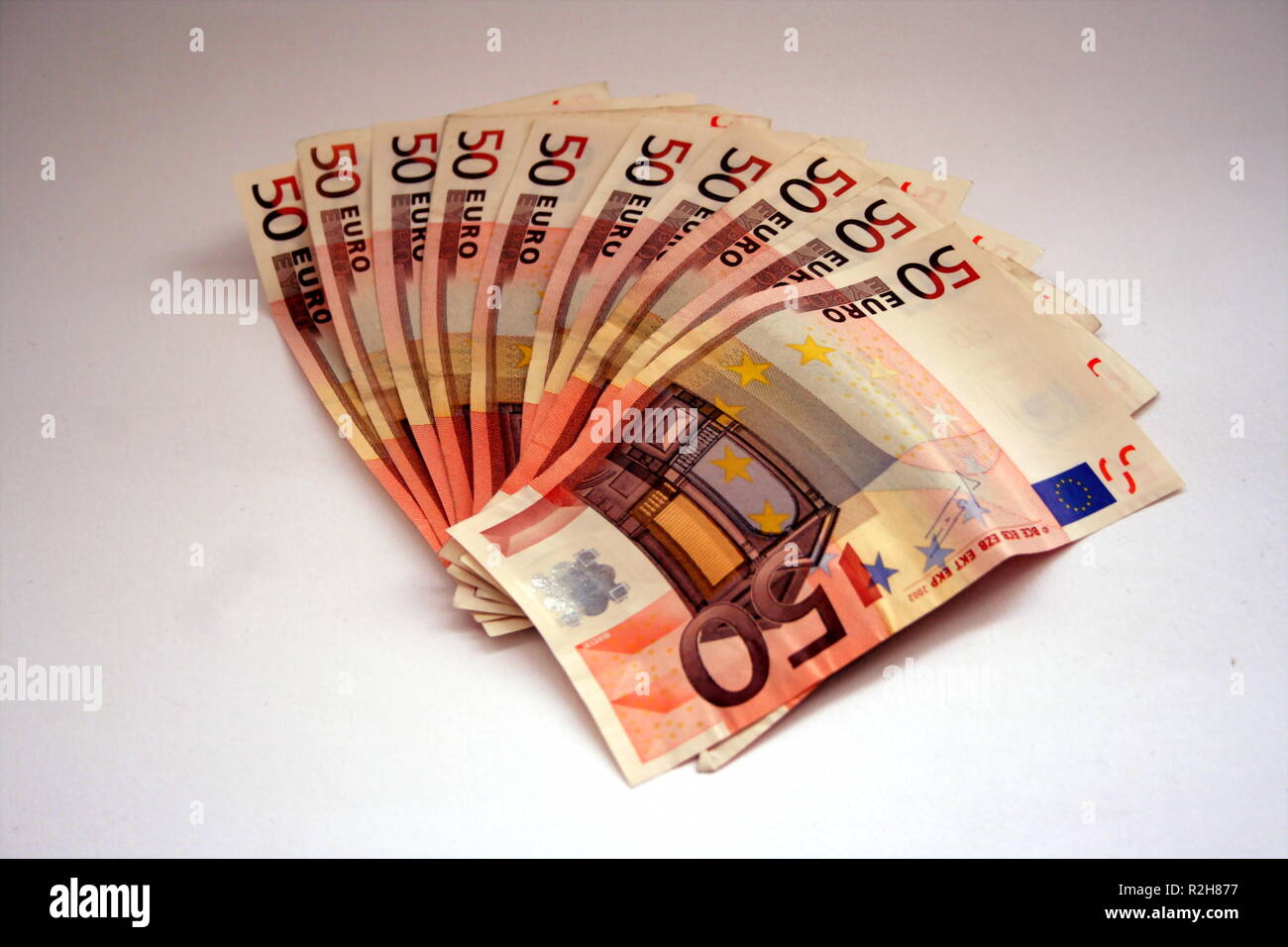 Five hundred notes hi-res stock photography and images - Alamy