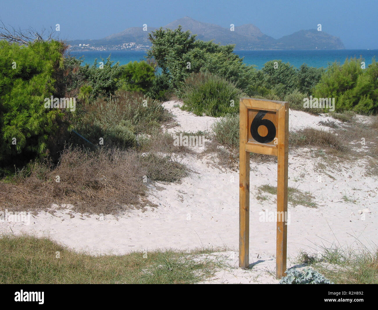 Six on beach hi-res stock photography and images - Alamy