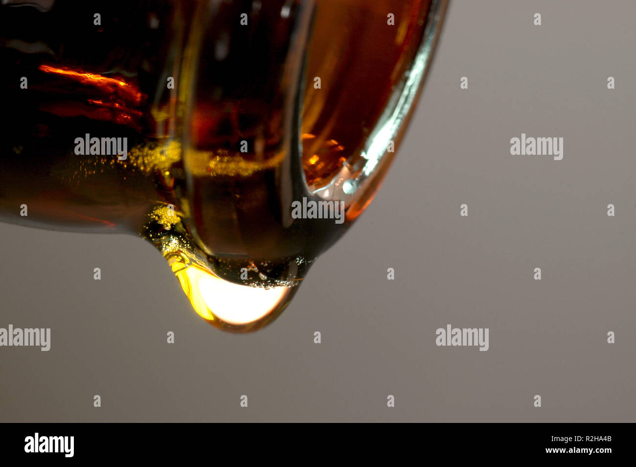 the last drop of beer Stock Photo - Alamy