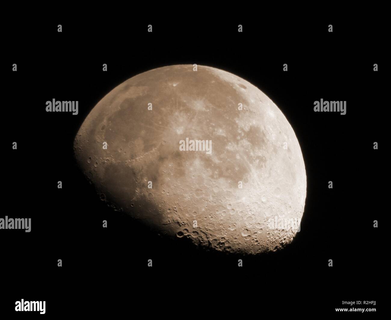 Moon close up telescope hi-res stock photography and images - Alamy