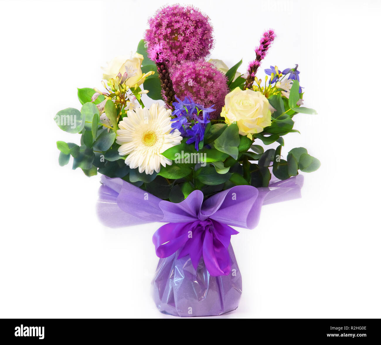 A pretty vase of flowers Stock Photo - Alamy