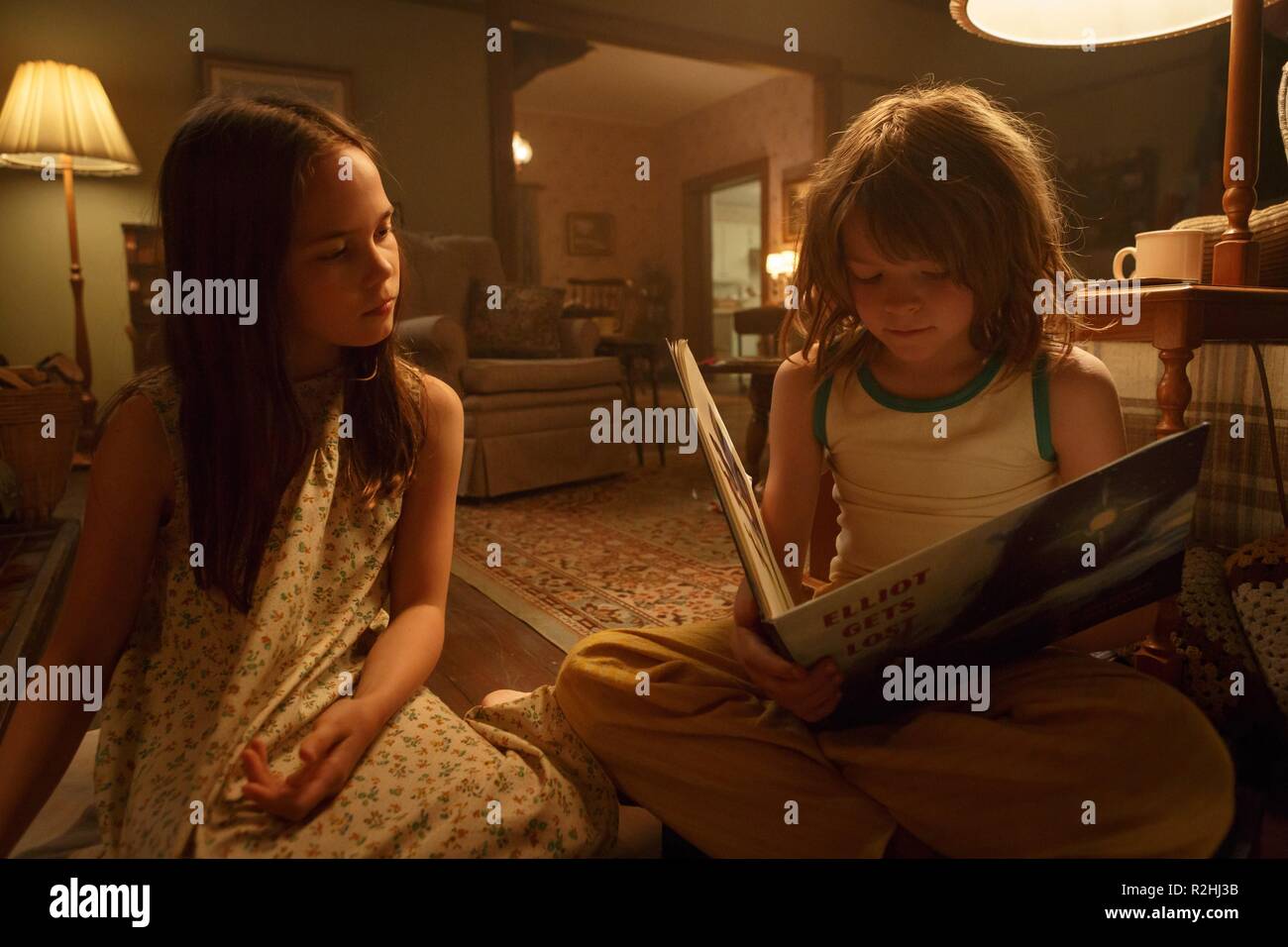 Pete's Dragon Year : 2016 USA Director : David Lowery Oona Laurence ...