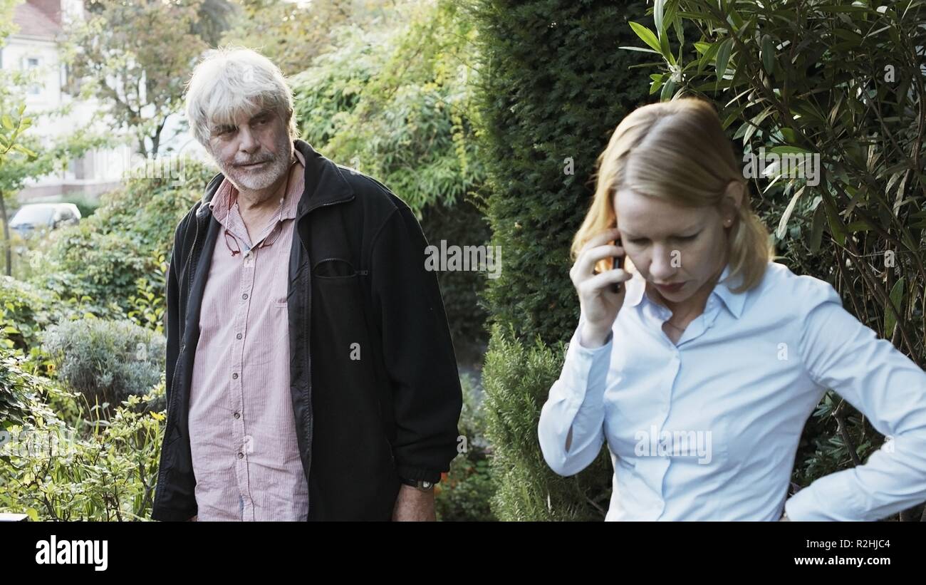 Toni Erdmann Year : 2016 Germany / Austria Director : Maren Ade Sandra ...