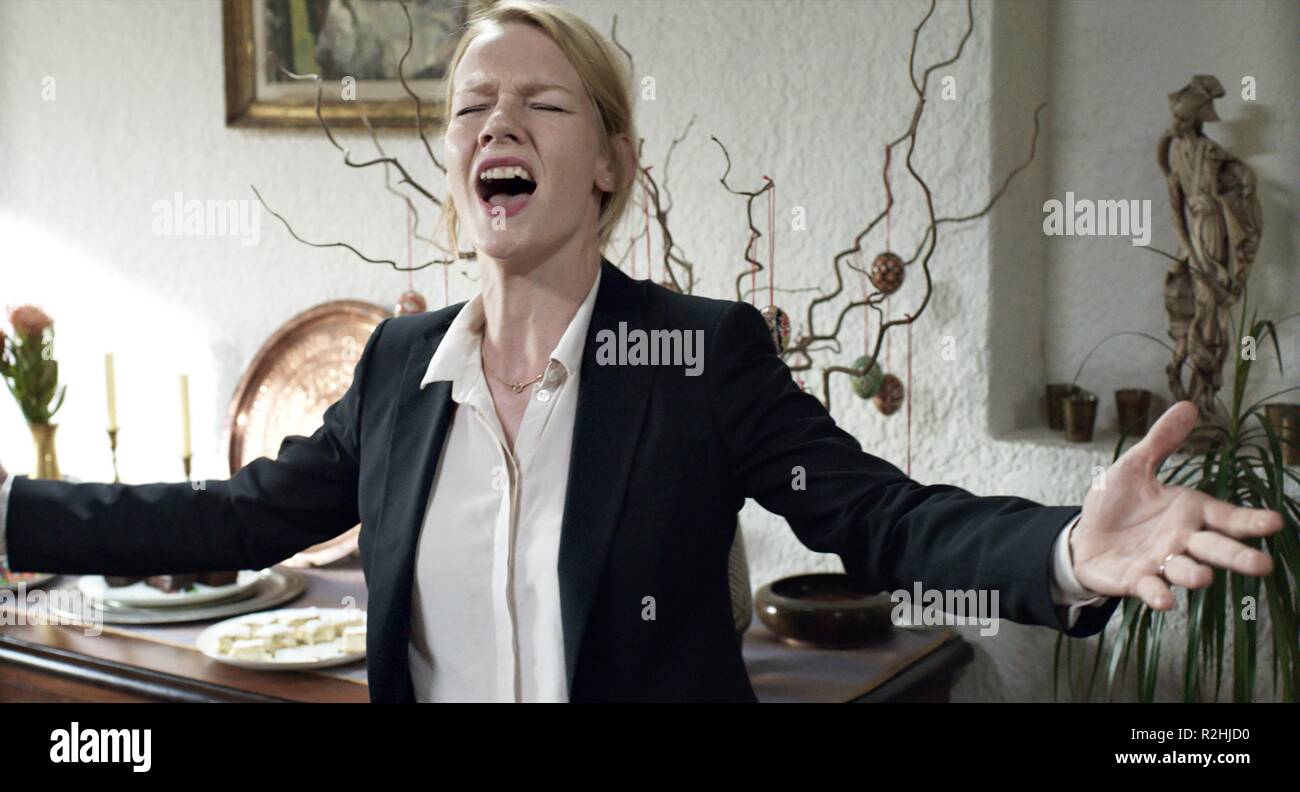 Toni Erdmann Year : 2016 Germany / Austria Director : Maren Ade Sandra ...