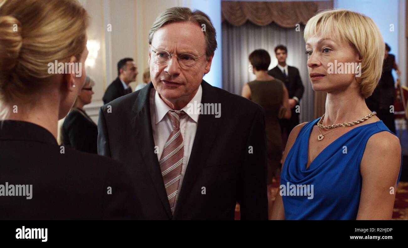 Toni Erdmann Year : 2016 Germany / Austria Director : Maren Ade Sandra ...