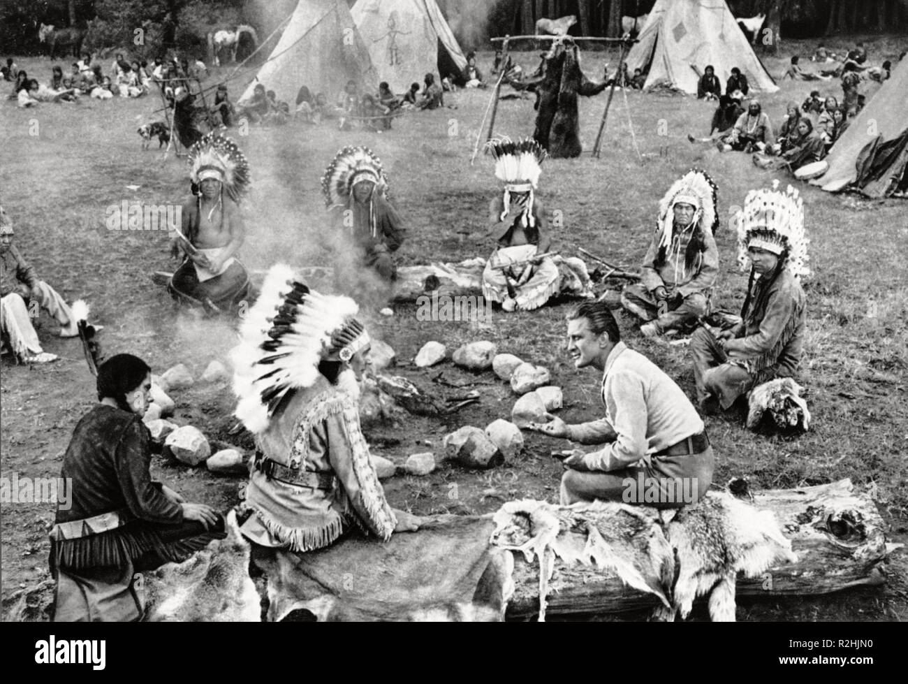The Indian fighter Year : 1955 USA Director : André de Toth Kirk ...