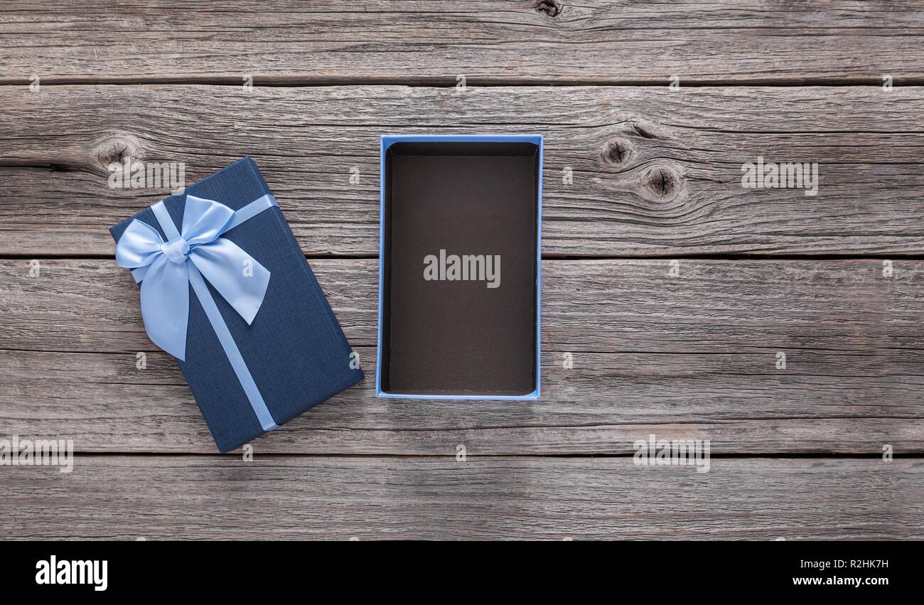Overhead open gift box hi-res stock photography and images - Alamy