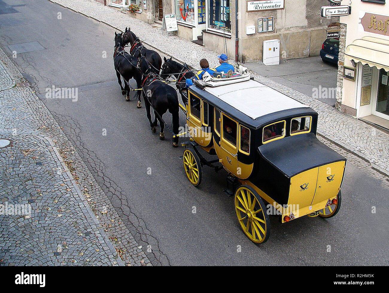 Stagecoach wheels hi-res stock photography and images - Alamy