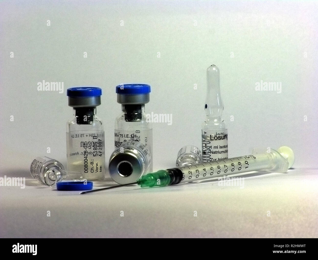 Sodium chloride injection hi-res stock photography and images - Alamy