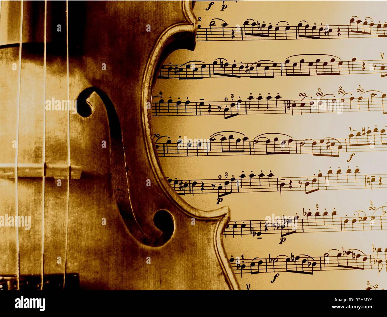 Antique violins hi-res stock photography and images - Alamy