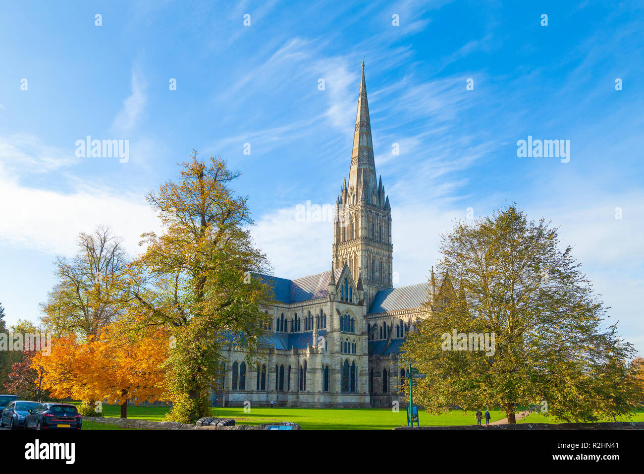 Salisbury Cathedral from Salisbury Close England Stock Photo - Alamy