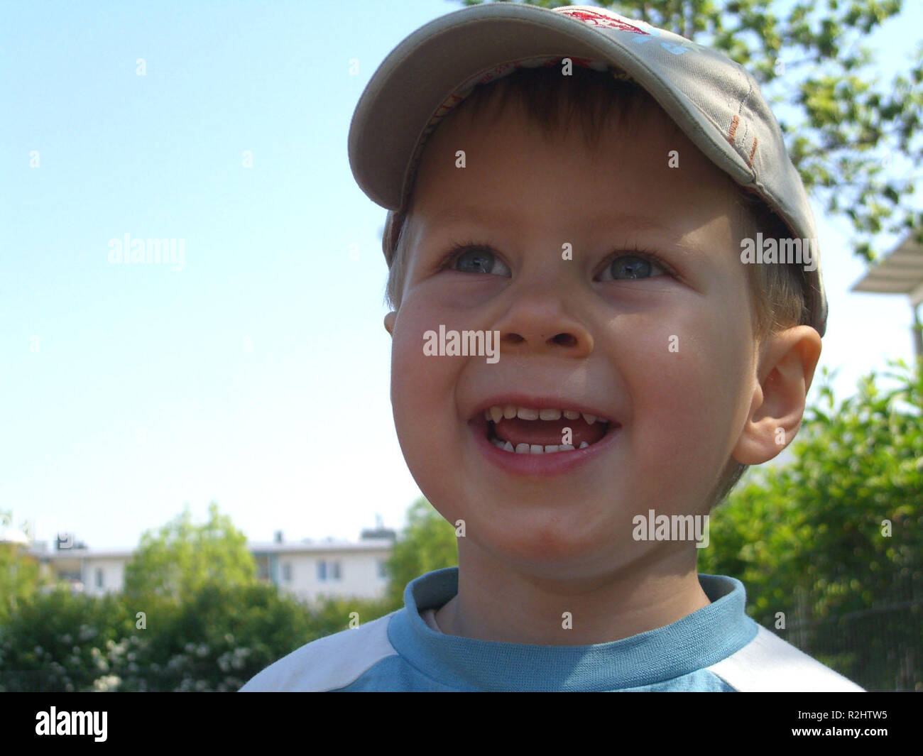 Kinderlachen hi-res stock photography and images - Alamy