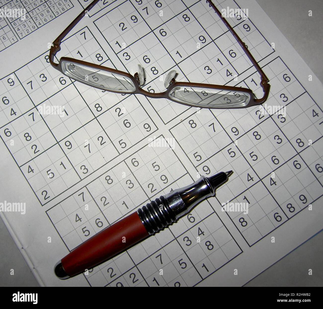 Sudoku paper hi-res stock photography and images - Alamy