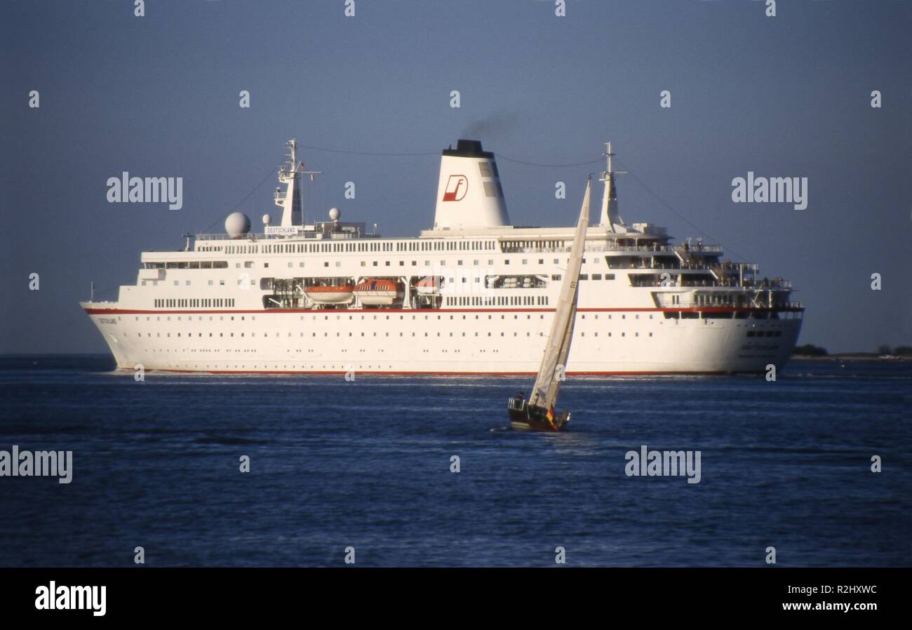 Kreuzfahrttradition hi-res stock photography and images - Alamy
