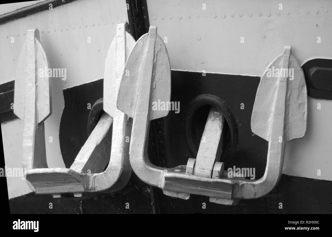 Ship anchor Black and White Stock Photos & Images - Alamy