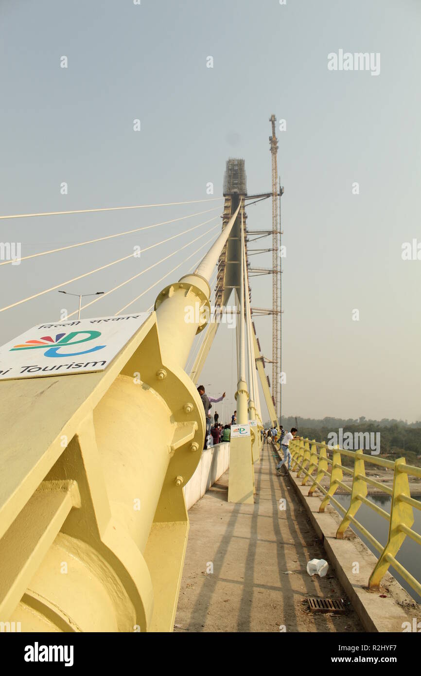 Bridge yamuna river hi-res stock photography and images - Alamy