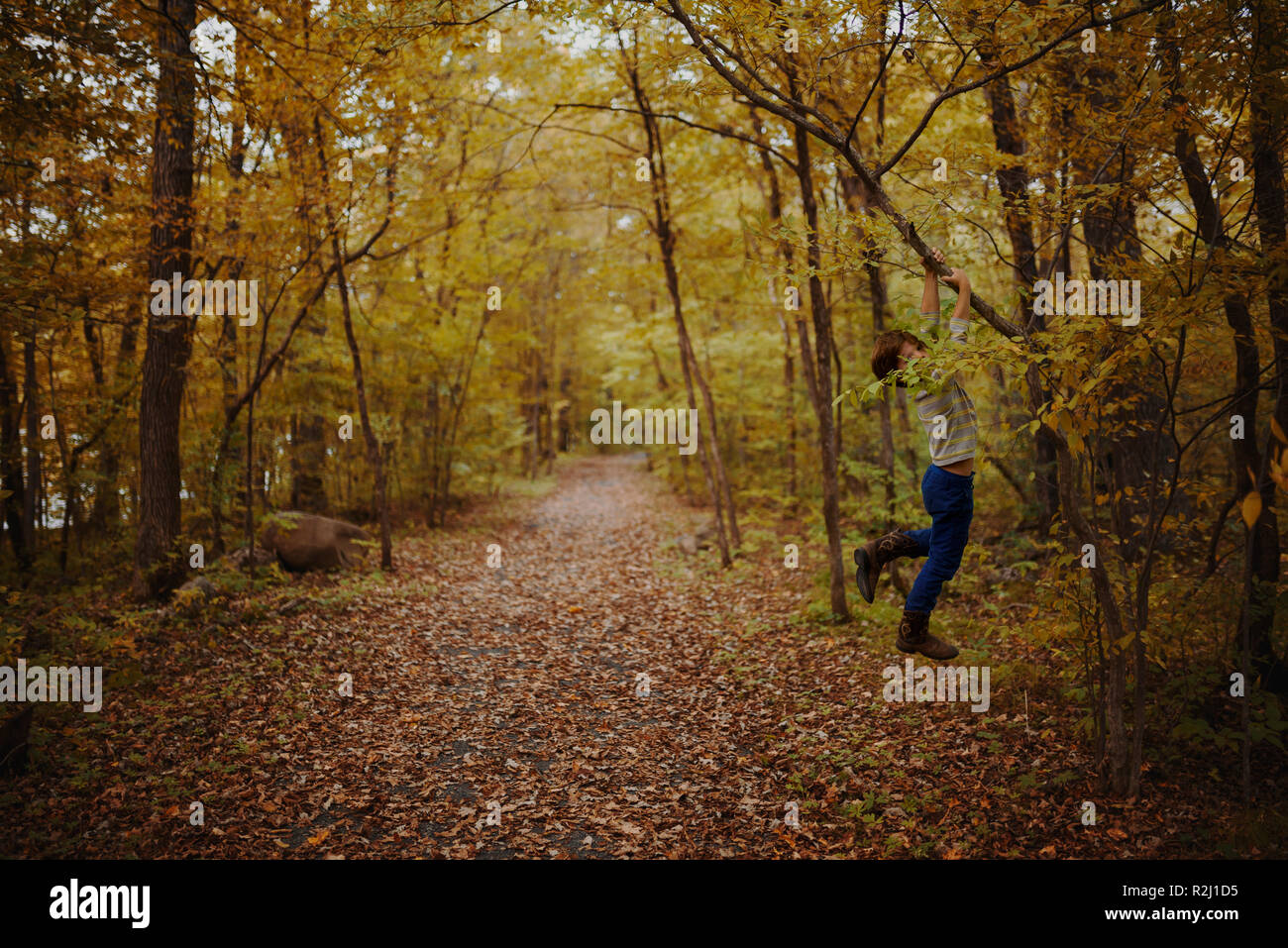 Person hanging hi-res stock photography and images - Alamy