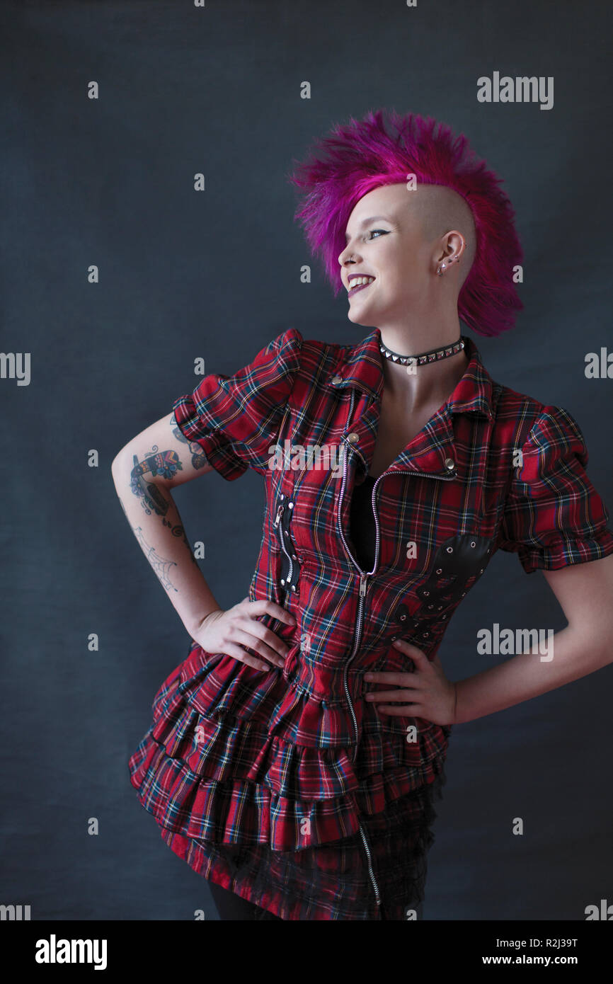 Jared Leto Pink Mohawk Closer To The Edge