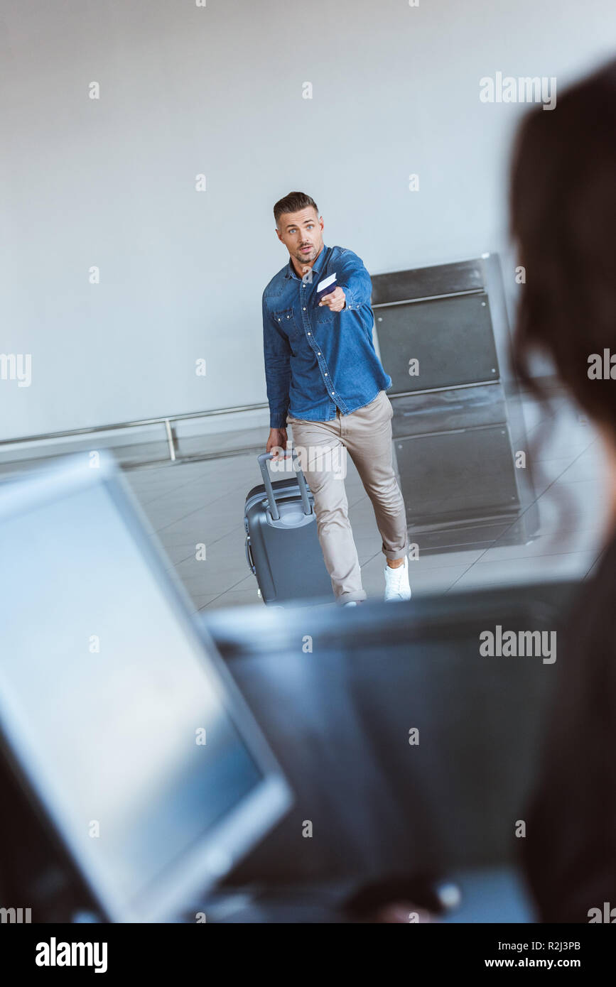 Airport confused hi-res stock photography and images - Alamy