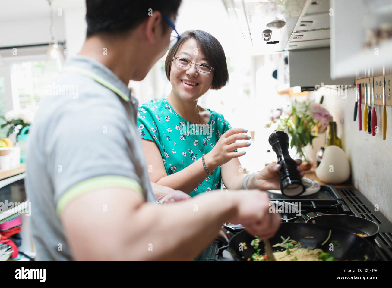 Chinese stove hi-res stock photography and images - Alamy