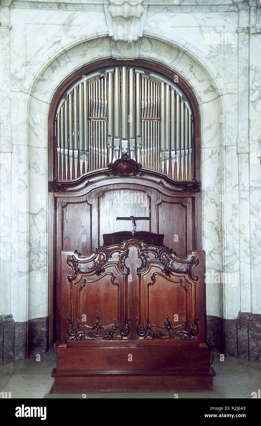 Orgelpfeifen High Resolution Stock Photography and Images - Alamy