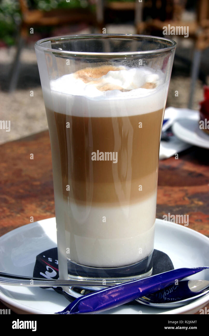 Kaffee macchiato hi-res stock photography and images - Alamy