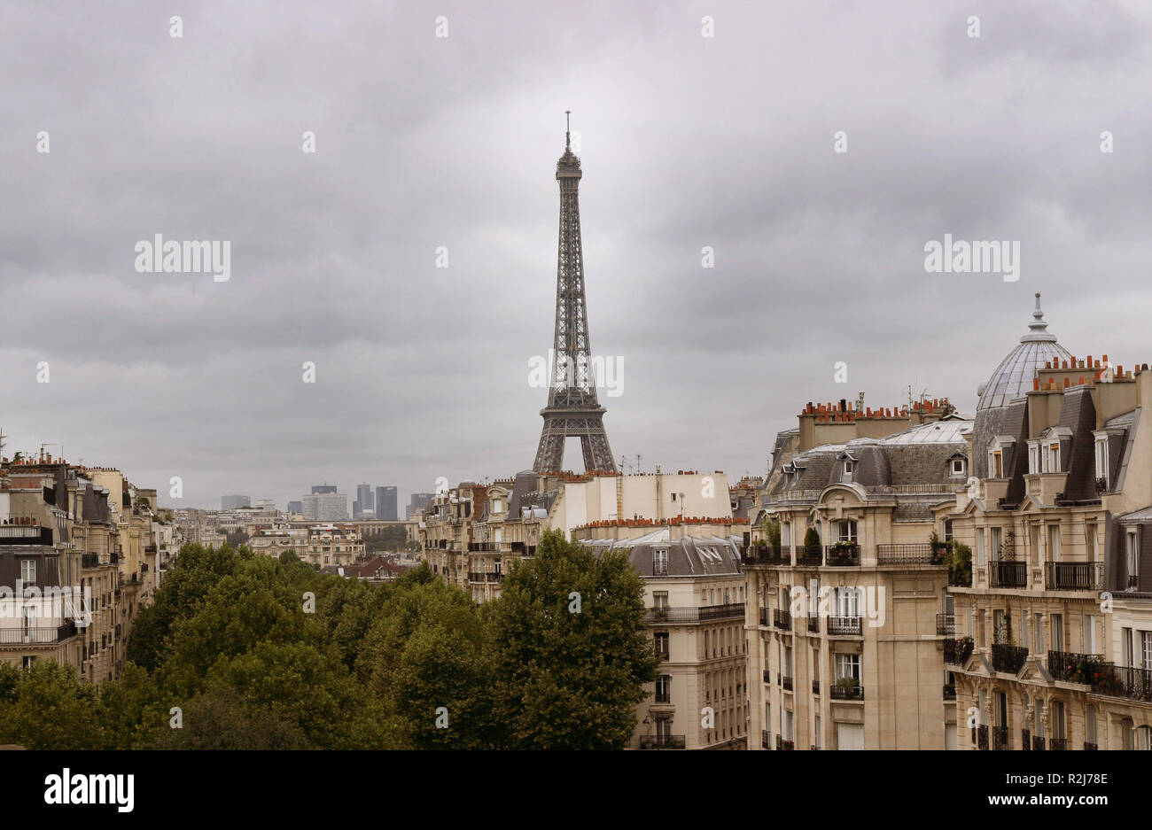 Experience of paris hi-res stock photography and images - Alamy