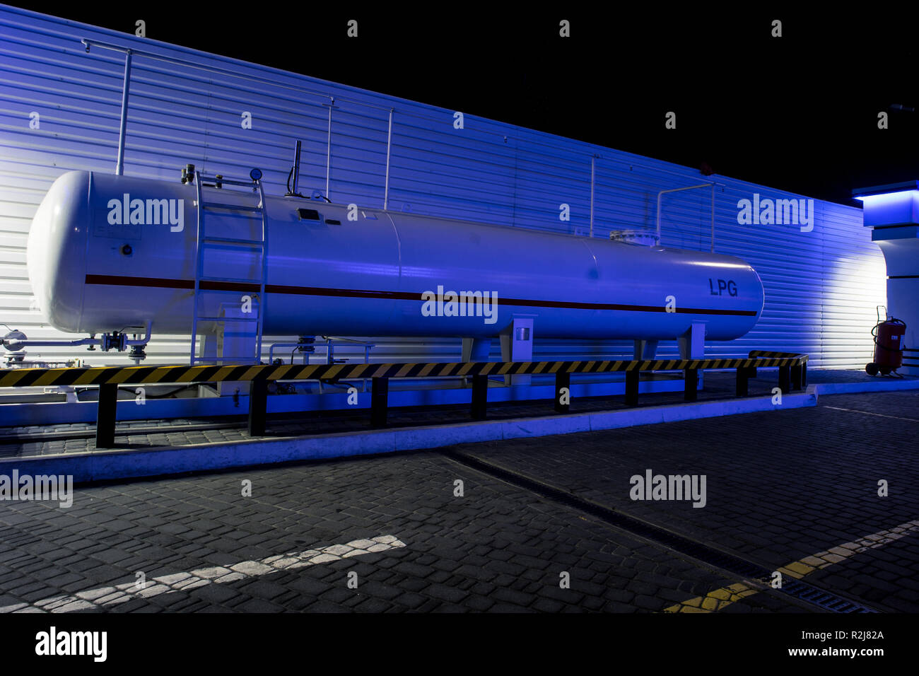 Lpg tank hi-res stock photography and images - Alamy