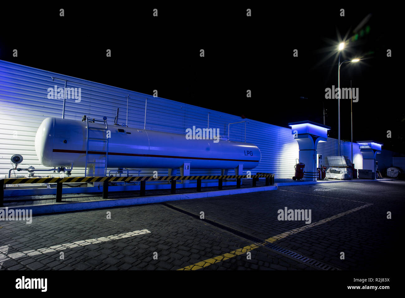 Lpg tank hi-res stock photography and images - Alamy