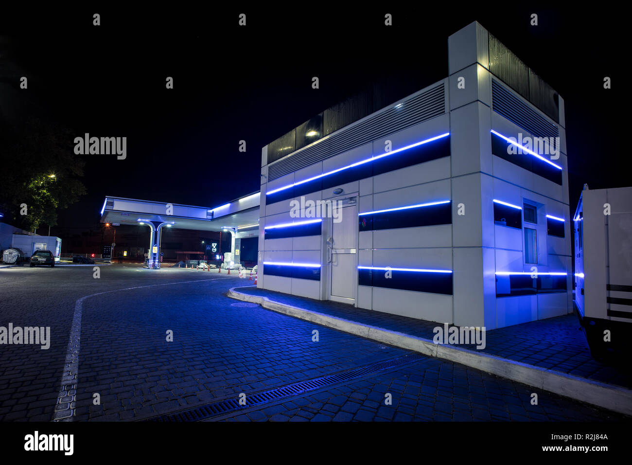 Gas station at night hi-res stock photography and images - Alamy