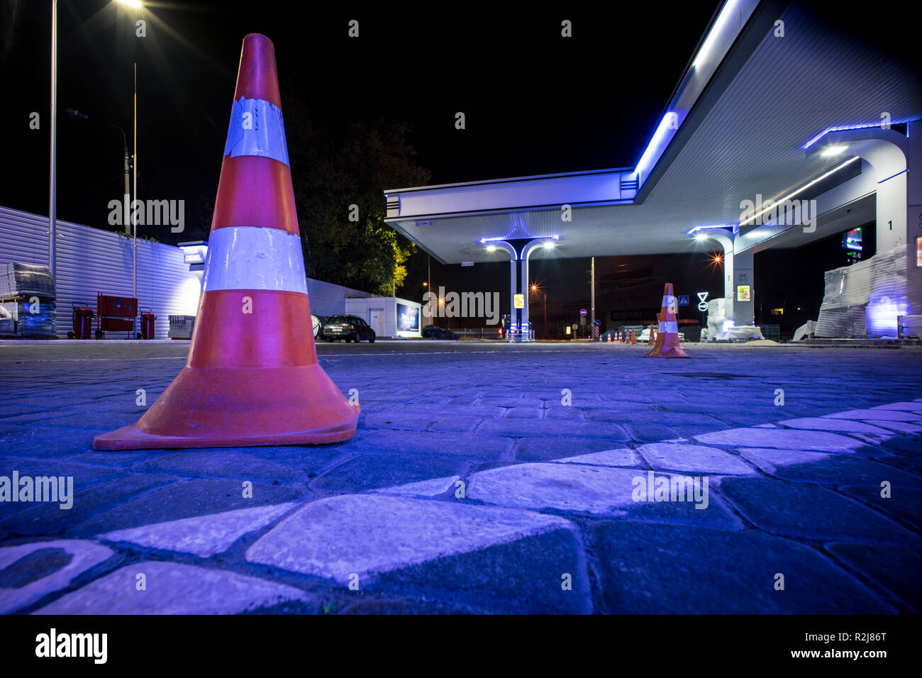 Gas station industry traffic hi-res stock photography and images - Alamy