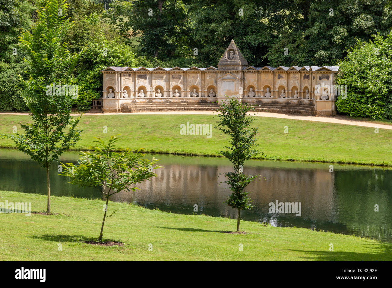 Stowe garden statue hi-res stock photography and images - Alamy