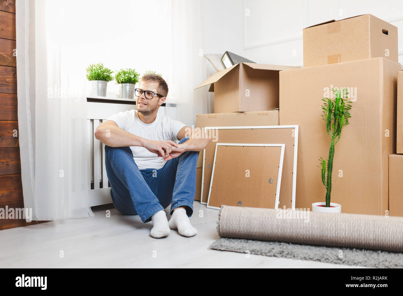 Home rent young people hi-res stock photography and images - Alamy