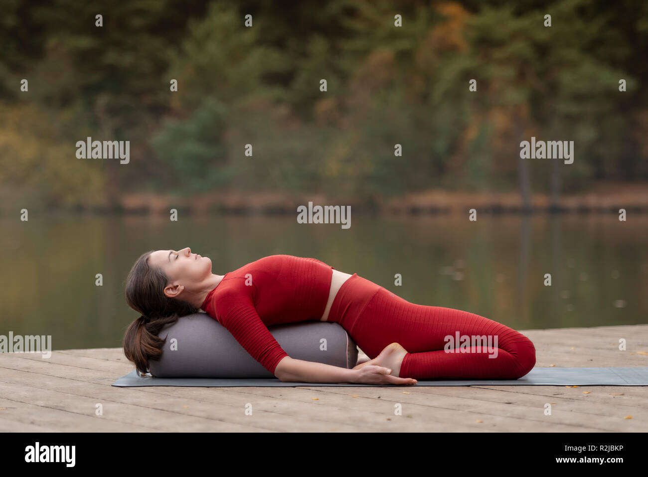 Supported hero pose hi-res stock photography and images - Alamy