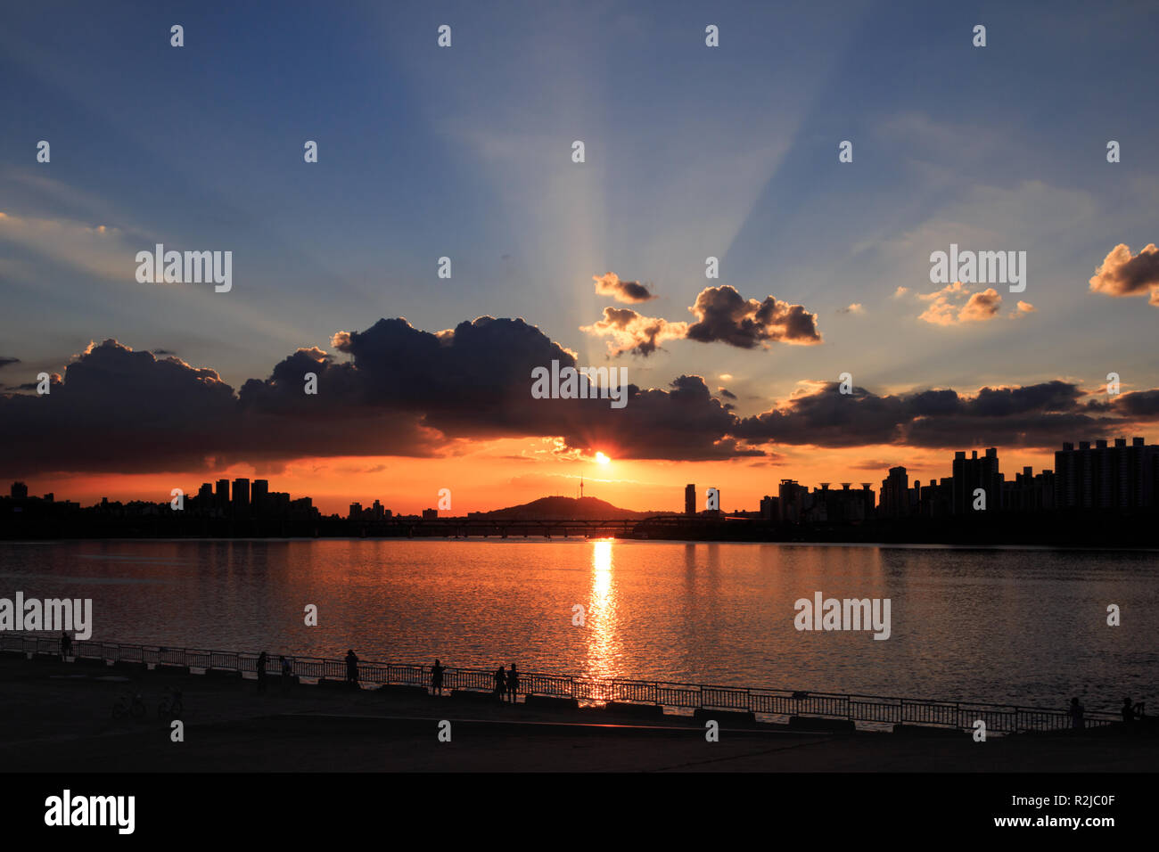 Seoul han river park hi-res stock photography and images - Alamy