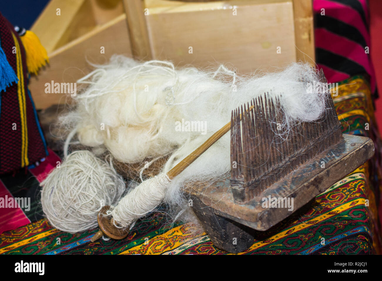 Heap of wool as a texture background Stock Photo - Alamy