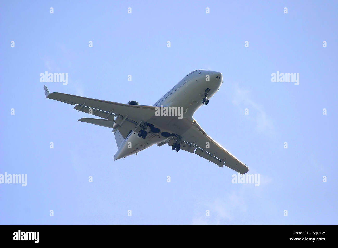 jet from below Stock Photo - Alamy