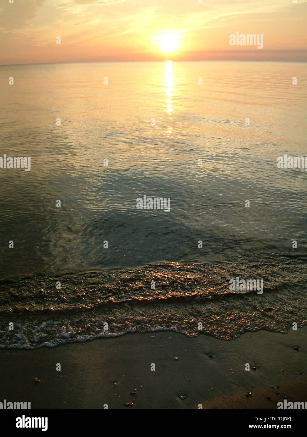sun on the sea Stock Photo - Alamy