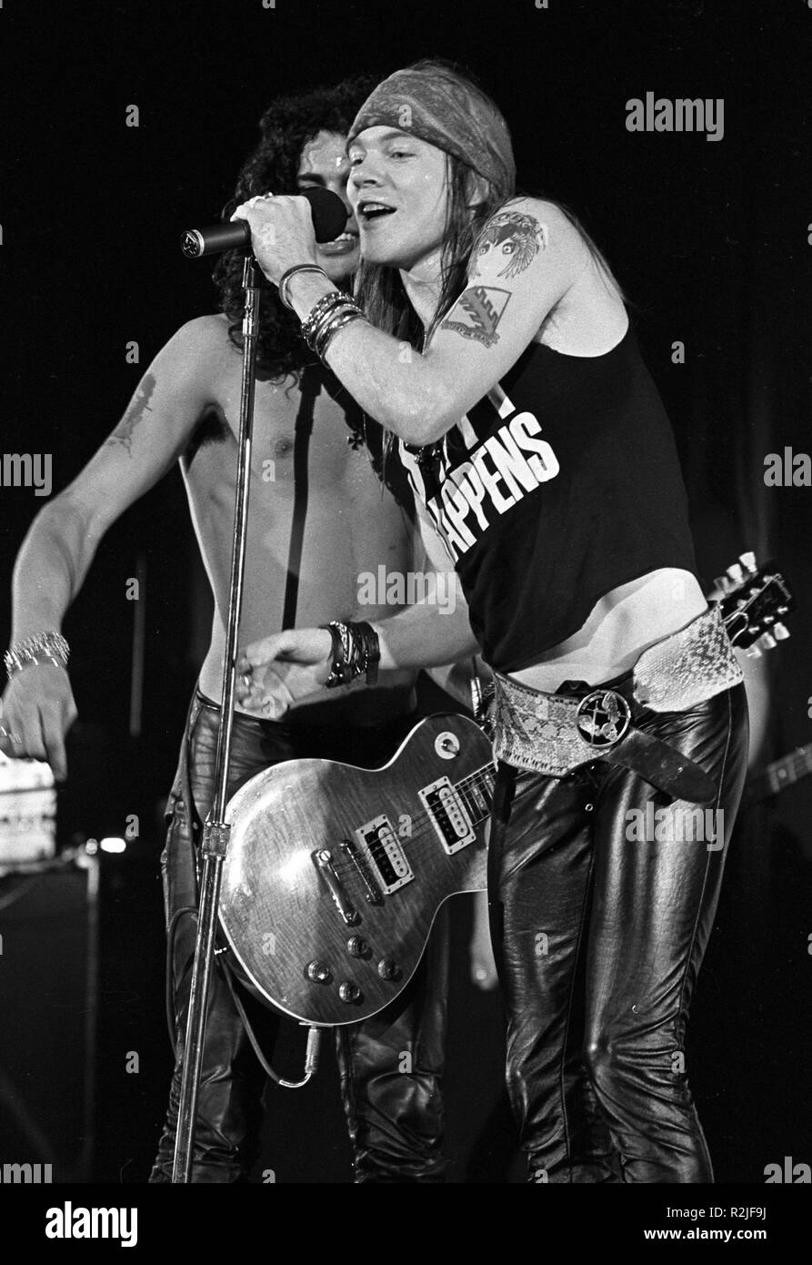 Guns and roses 1987 hi-res stock photography and images - Alamy