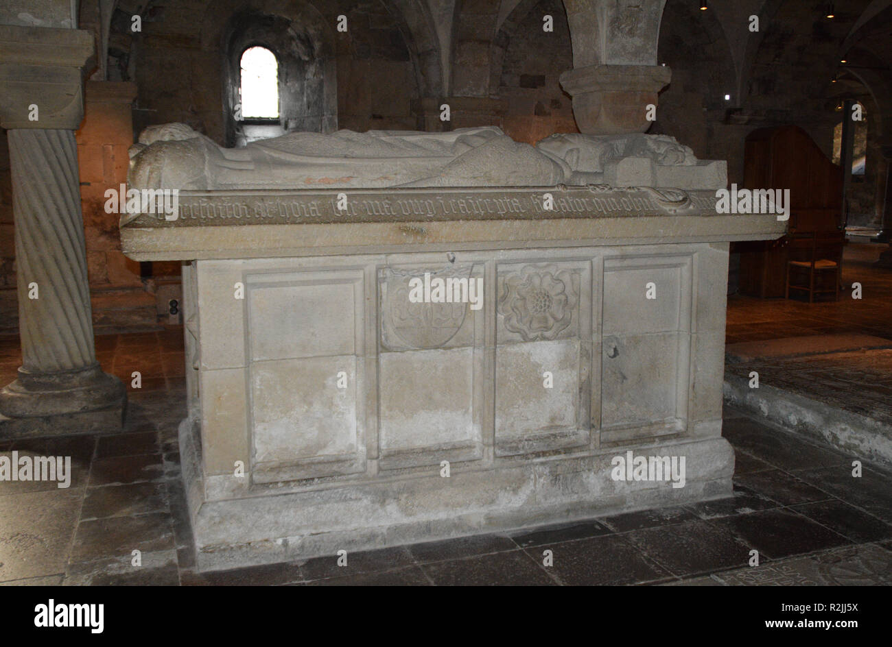Interior cathedral crypt church hi-res stock photography and images - Alamy