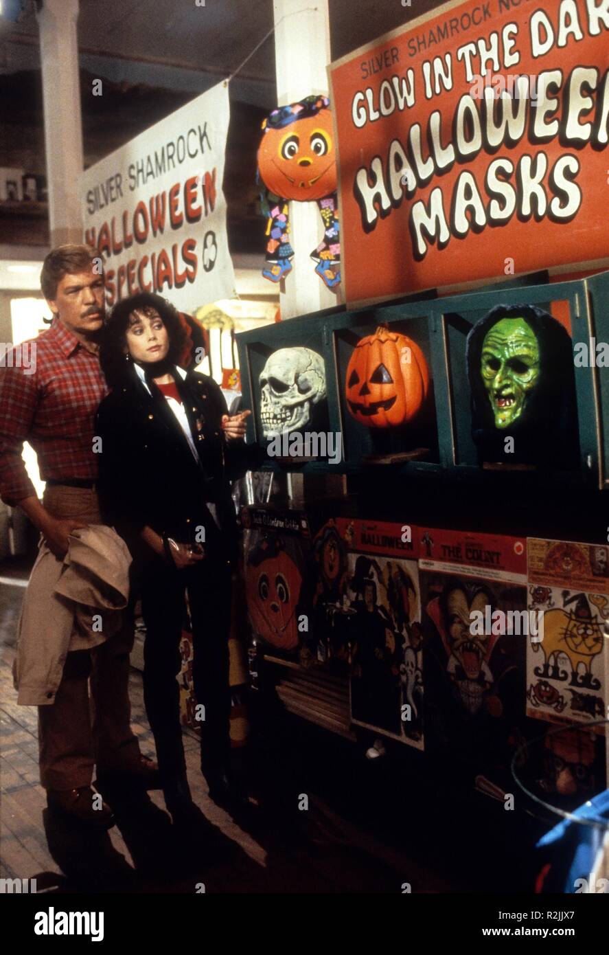 Halloween 3 : Season of the Witch Year : 1982 USA Director : Tommy Lee ...