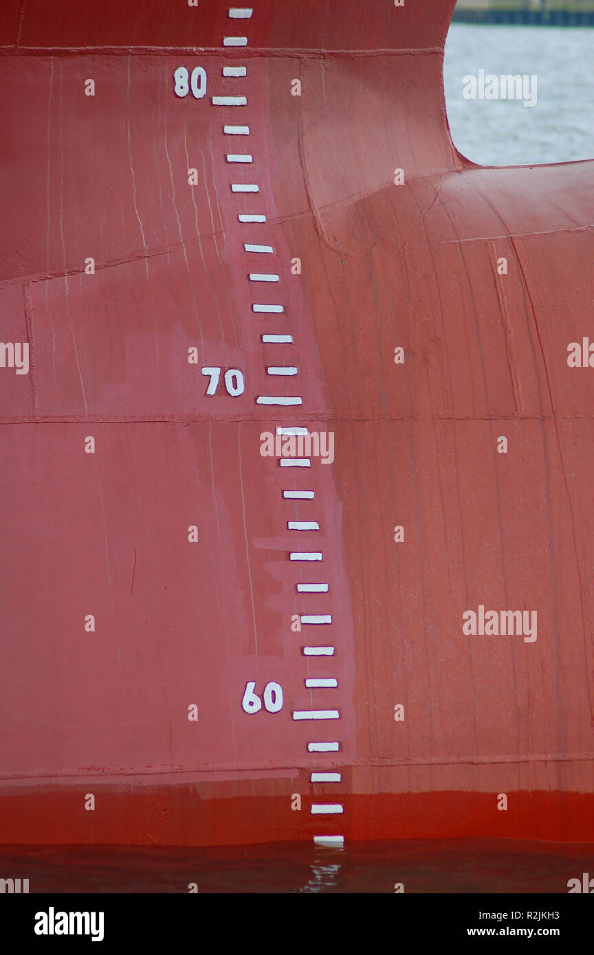 Ships draught hi-res stock photography and images - Alamy