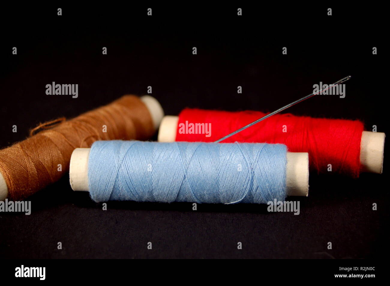 needle and thread Stock Photo - Alamy