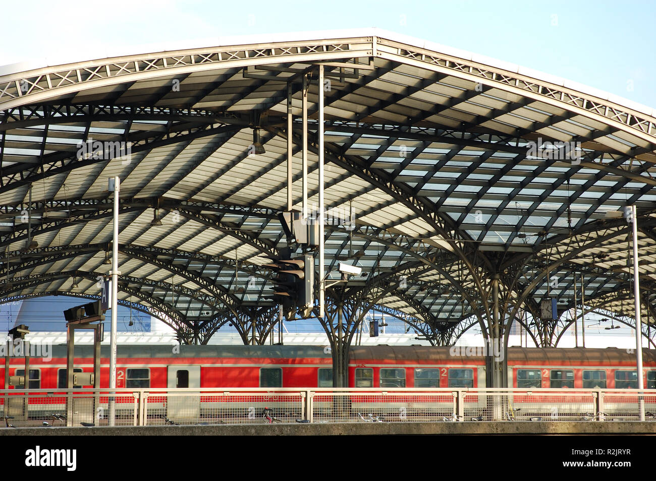 Rooftop of a train hi-res stock photography and images - Alamy